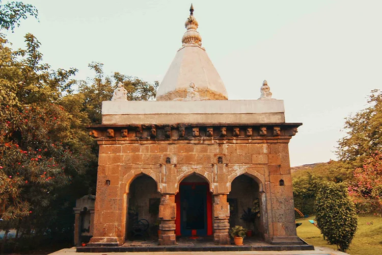 Explore the Glimpses of Fort JadhavGADH: Heritage Resort in Pune